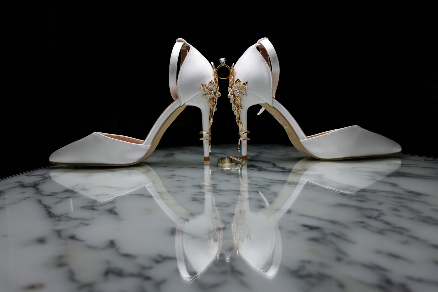 A Gorgeous The Howey Mansion Wedding | Chloe + Brad - Blush by Brandee Gaar